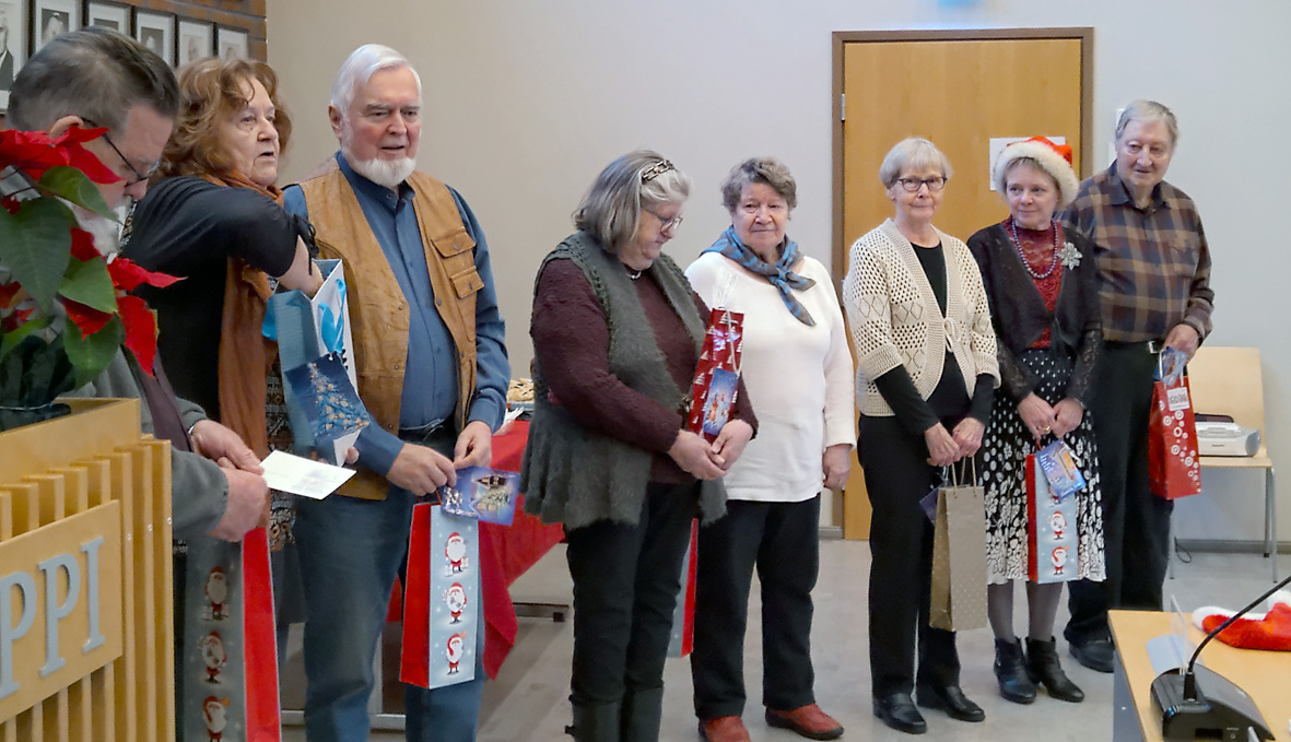 Joulupuuro / jäsentapaaminen 9.12.2019 - Lopen Eläkkeensaajat ry